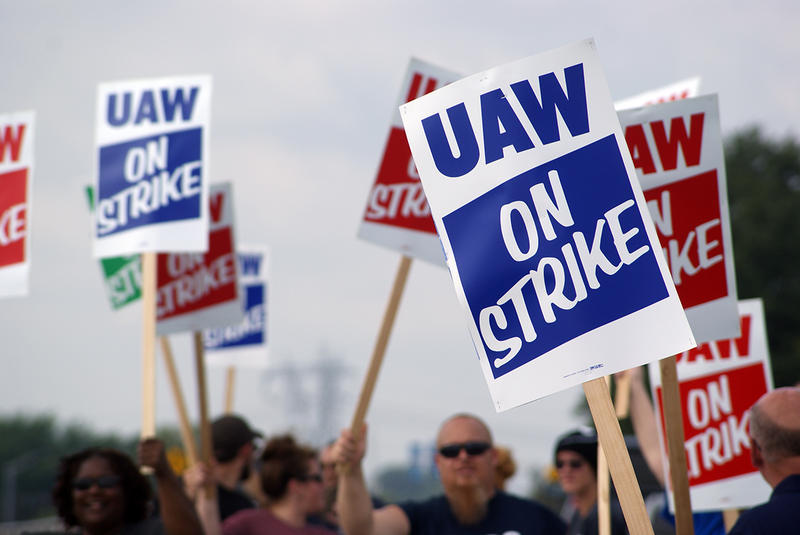 As UAW Strike Continues, GM Drivers Will See Lack of Replacement Parts ...