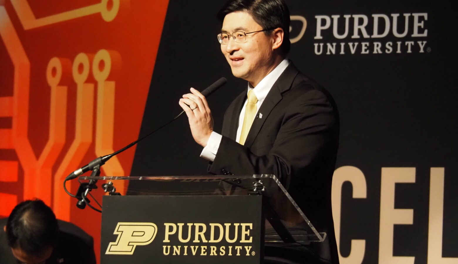 Northwestern hires away Purdue president as its next university leader ...